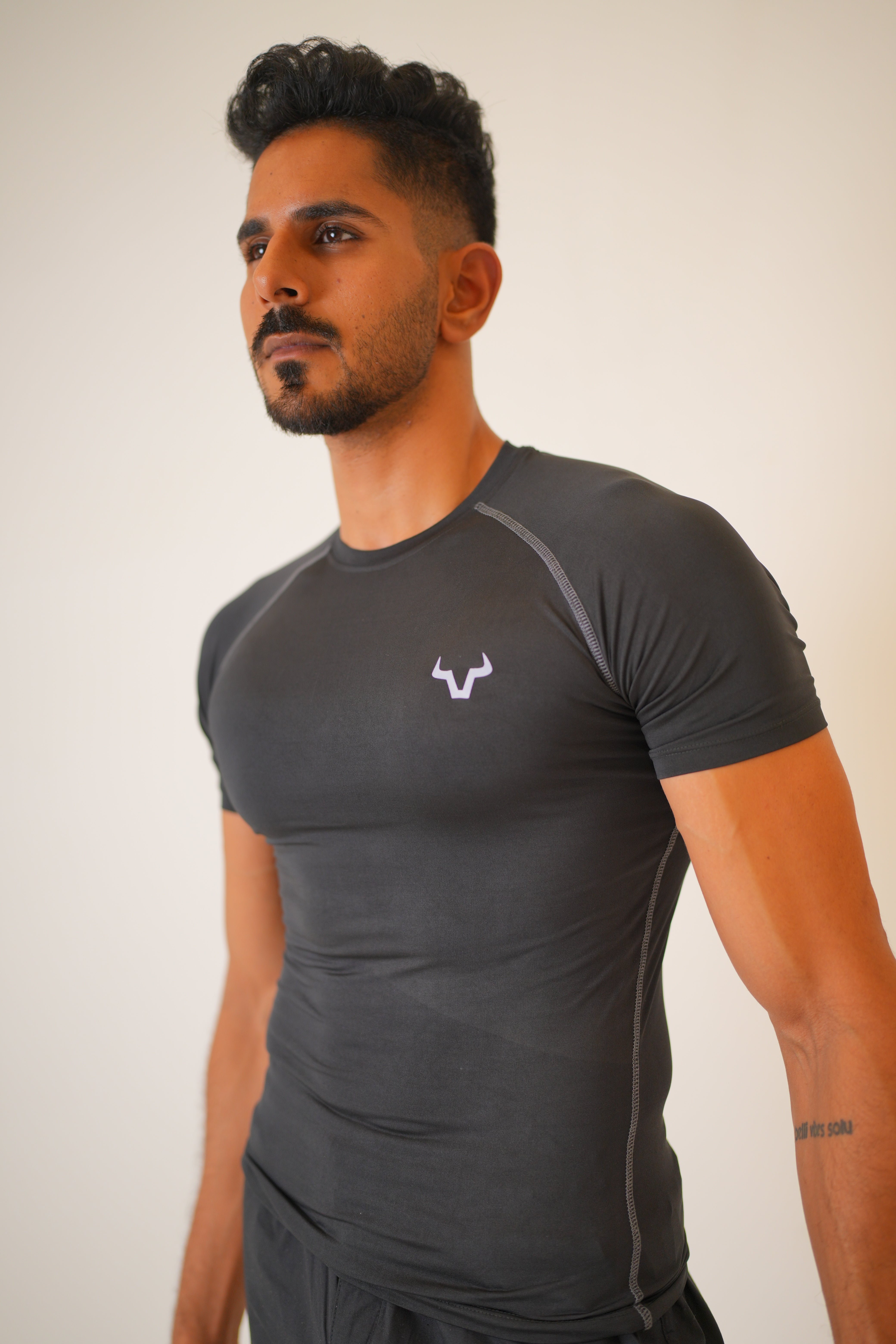 Men's Black Compression T-Shirt – Engineered for Performance | Gymyak ...